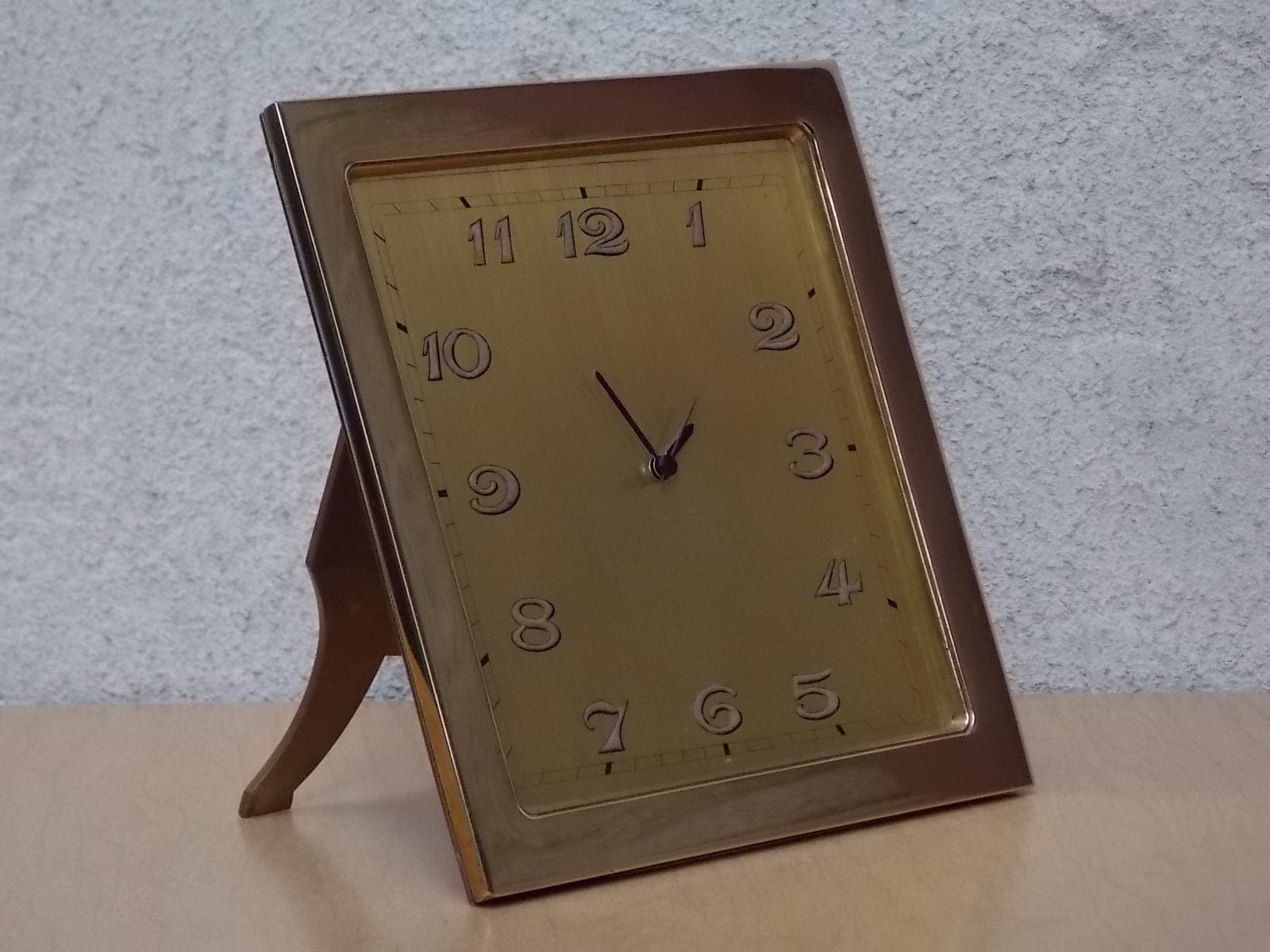 Japanese Gold Panel Desk Clock with Abstract Mountain Scene - I Like ...