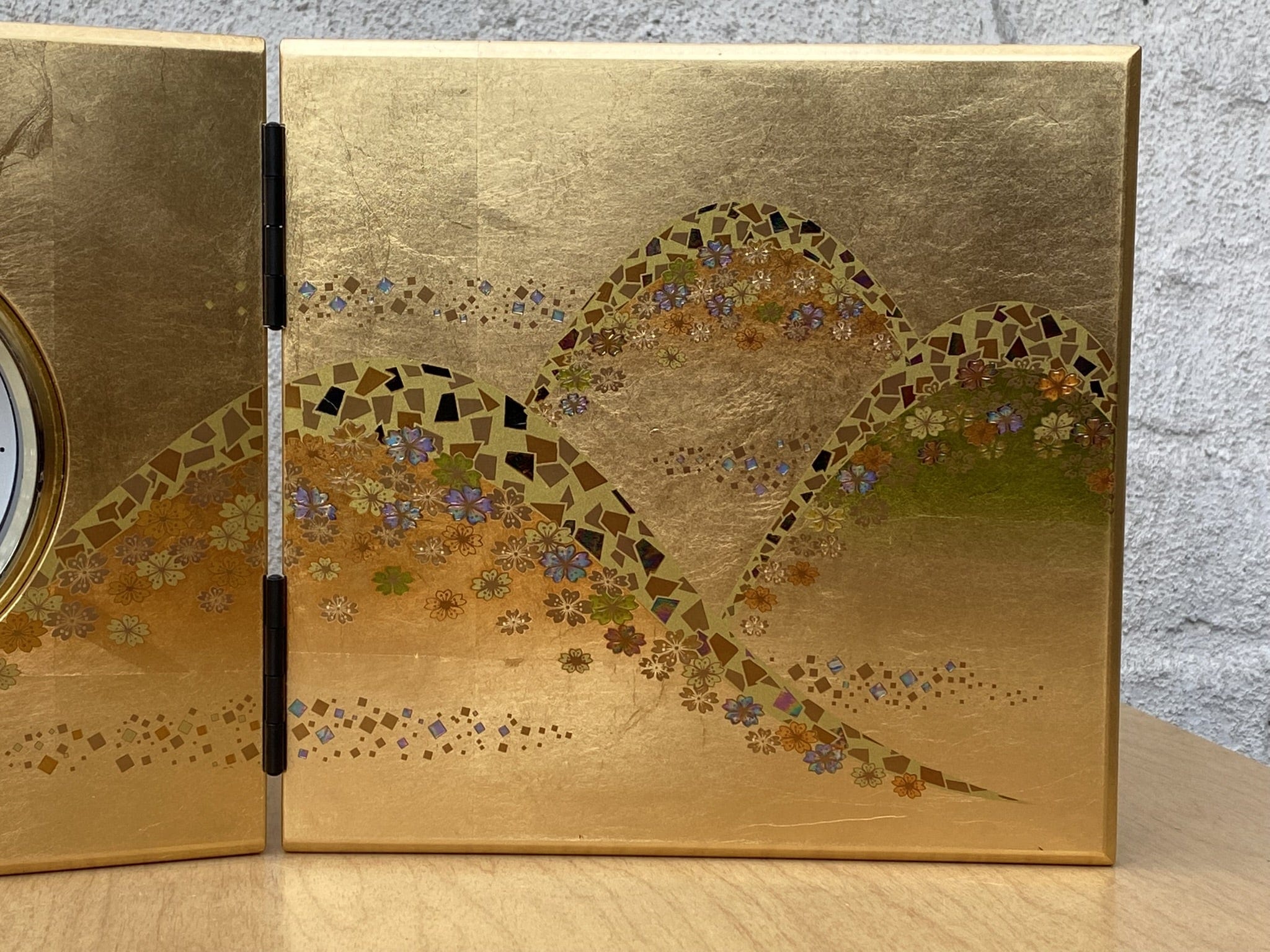 Japanese Gold Panel Desk Clock with Abstract Mountain Scene - I Like ...